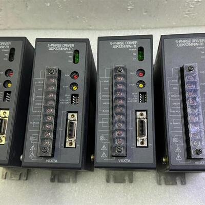 拆机东方步进驱动器UDK5214NW-M实拍四个成色一般