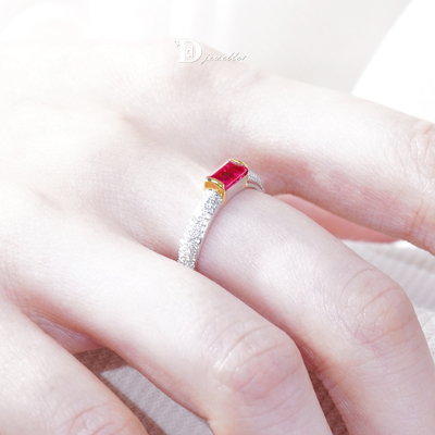 18k金红宝石伴钻石镶嵌戒指