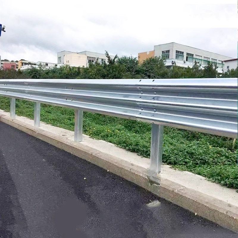 高速公路省道乡村工程双隔离路防撞热镀锌喷塑梁钢波形防撞护栏板