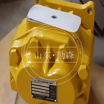 推土机配件  各种型号齐全   D155AX-8  转向泵  706-7H-01101