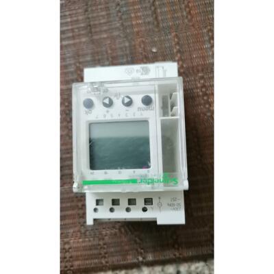 议价施耐德IHP电子式定时开关 定时器CCT15720时间控制器