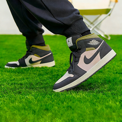 NIKE耐克男子JORDAN 1平底AJ1板鞋中帮运动篮球鞋HV4091-102