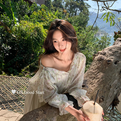 GS.GOOD START-ff叠满春季气质浪漫温柔碎花斜肩设计感小衫D0681U