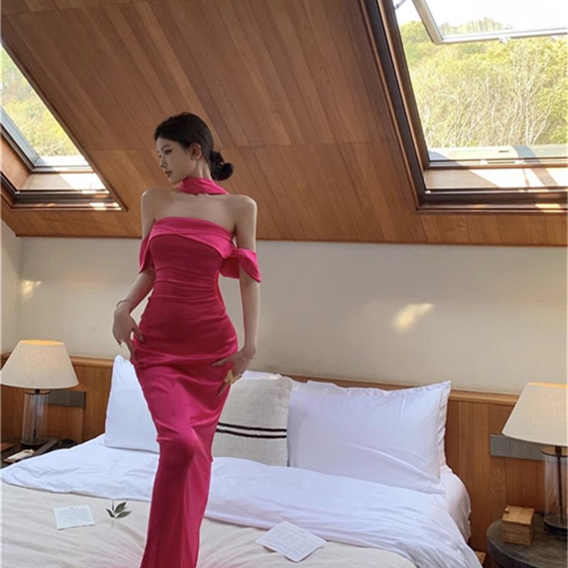 新品新中式挂脖抹胸m晨袍女敬酒服新娘婚礼订婚连衣裙高端轻奢小
