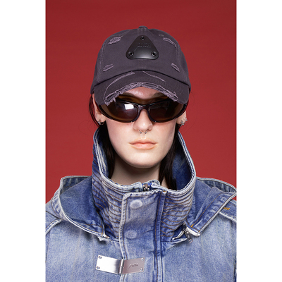 AKTK【郑业成、龚俊明星同款】原创设计金属牌水洗做旧烂边棒球帽