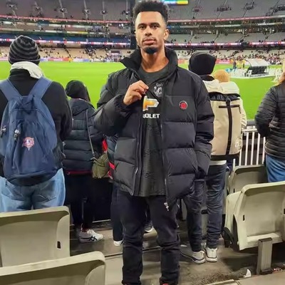 百搭刺绣冬季高质量夹克Trapstar