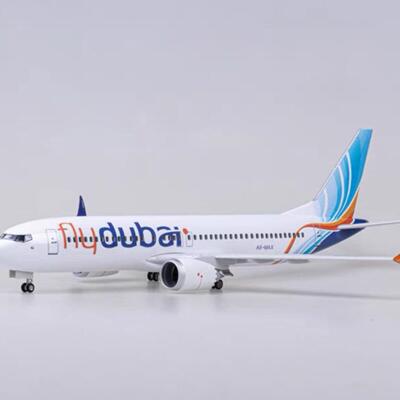 迪拜航空波音B737MAX感应LED灯彷真轮子塑料静态观赏飞机模型合金