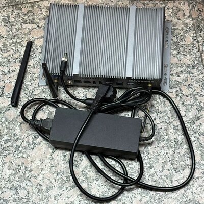 可维修信步科技SEAVO GNS-V40微型工控机 因特尔赞助定制议价