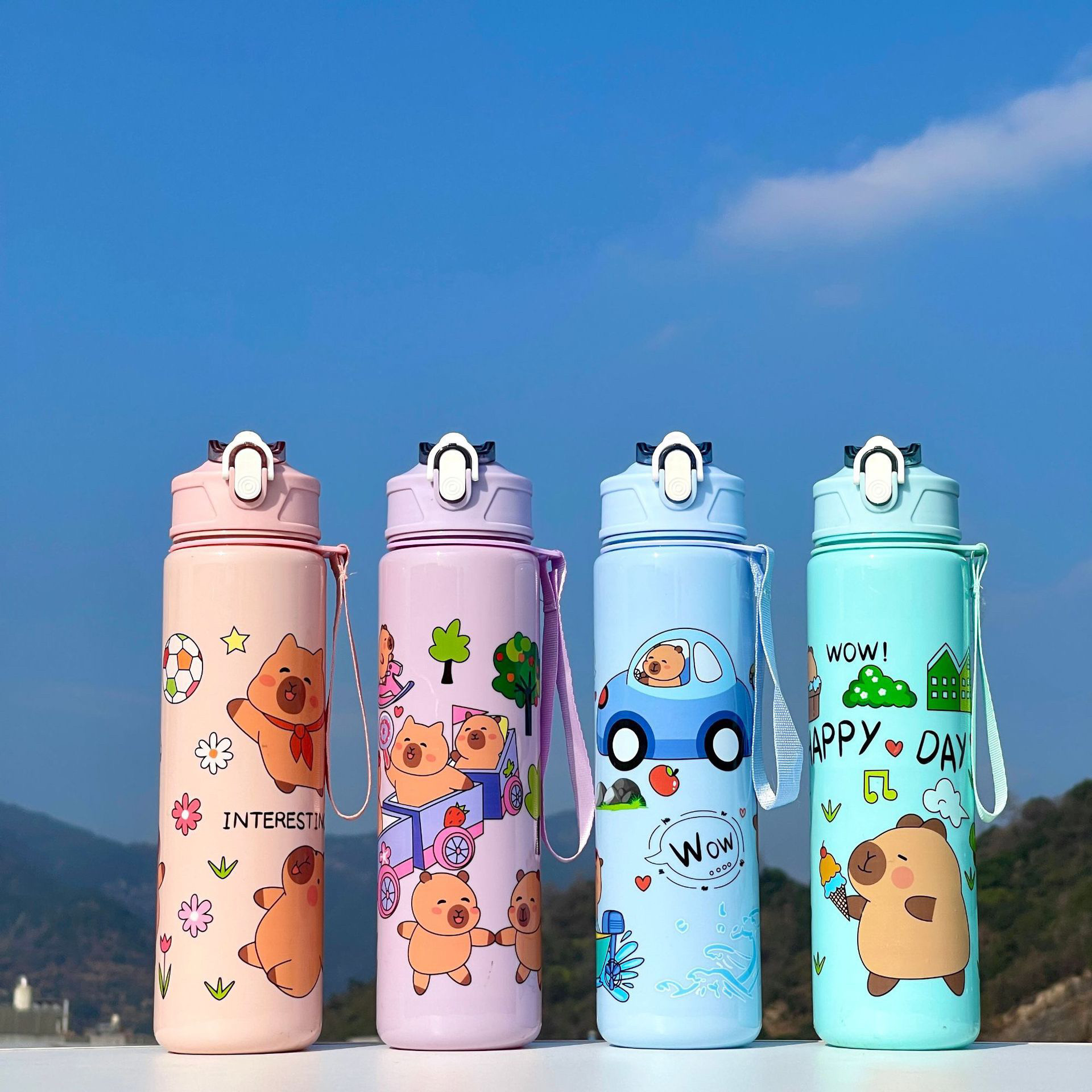 2025新款卡皮巴拉水杯塑料杯便携提绳带吸管水杯东南亚冷水太空杯
