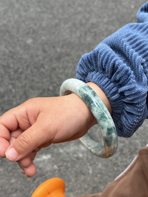 0912-0847天然A货翡翠手镯60.8-11.9-8飘花绿底有纹裂