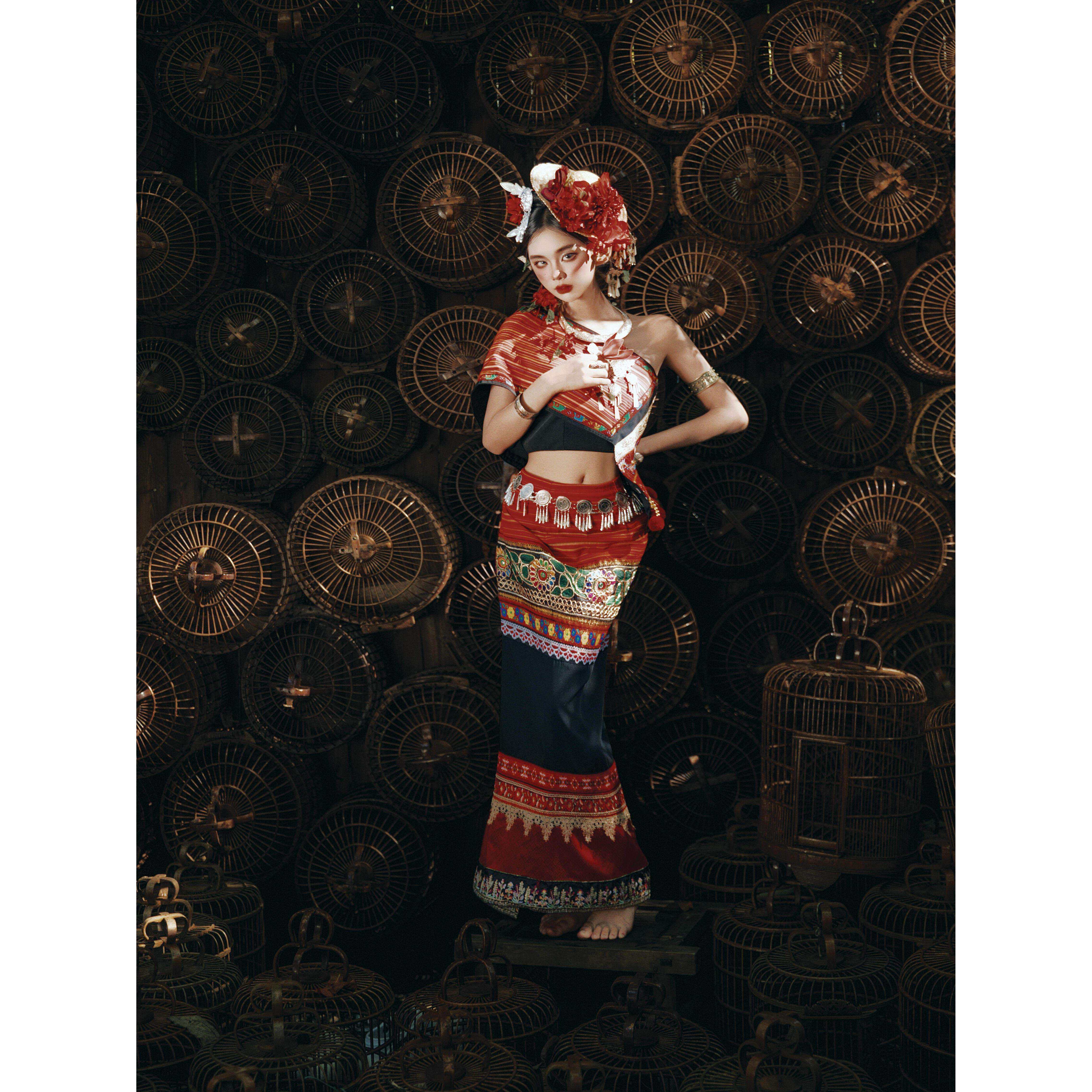 布朗族服装少数民族女傣族服装贵州苗寨西双版纳旅拍写真舞台服饰