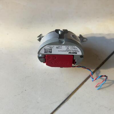 西克 编码器 EKM36-0JF0A0S15  ，正常，（卡套电子）