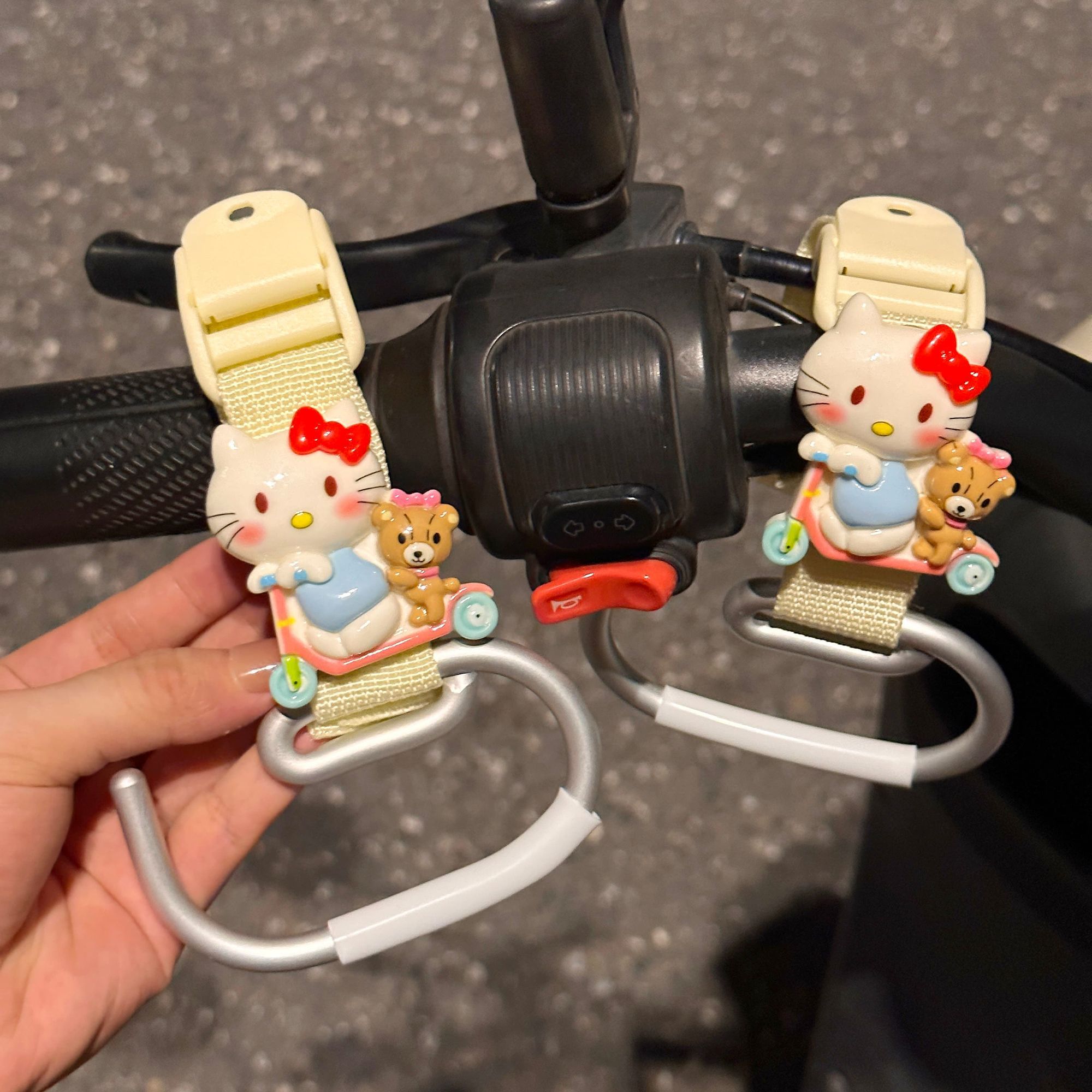 电动车电瓶车强力挂钩前置通用装饰挂包加长置物承重神器配件大全