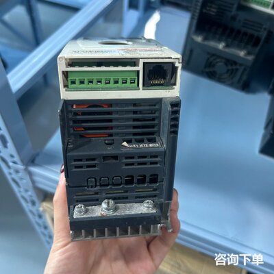 变频器0.37KW，型号：ATV12H037M2，原装