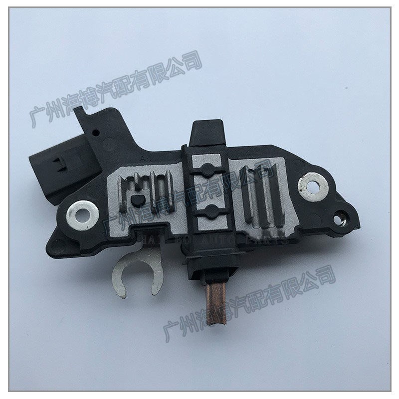 适用于奔驰威霆144157/145309/145377/145699汽车发电机调节器12V