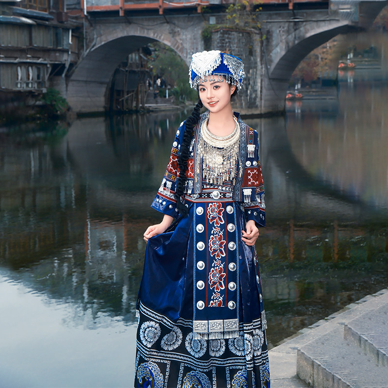 贵州苗寨苗族服装女云南侗族少数民族服饰瑶族舞蹈演出服旅拍长裙