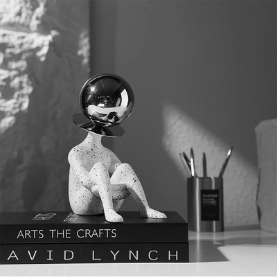 沉思者坐姿人物雕塑摆件现代轻奢客厅酒柜电视柜办公室桌面装饰品