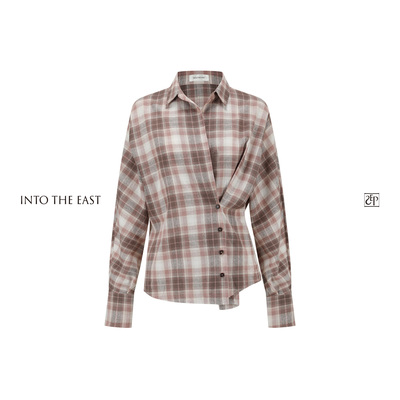 Into The East己印咖粉格纹偏扣衬衫