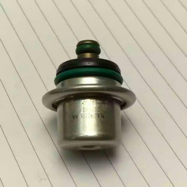 YL8U-9C375-AA,01053111A2燃油压力调节器