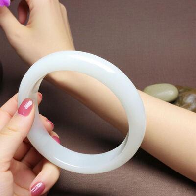 新疆料和田玉羊脂白玉手镯女款