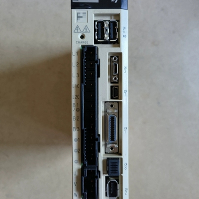 安川伺服驱动器SGD7S-2R8A10A002，--议价商品