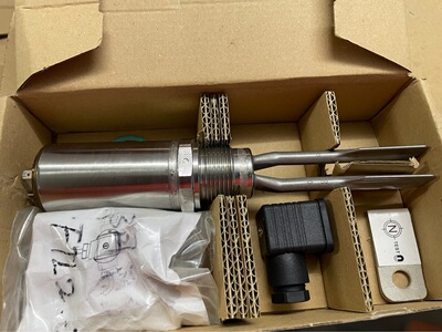 现货FTL260-0020液位开关