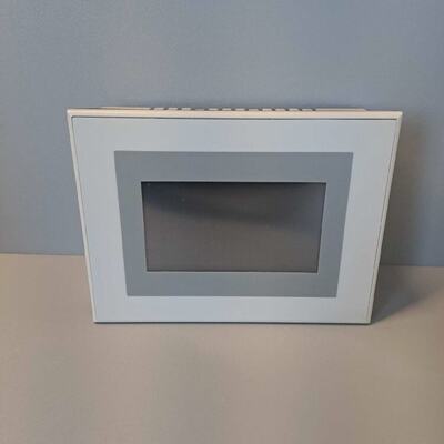 00413203  LENZE  EPMH510  CRAN TACTILE DE 48 POUCES USED