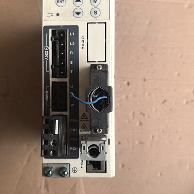 施耐德400W伺服驱动器LXM23DU04M3X220V输议价