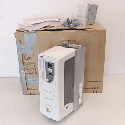 ABB 3AUA0000002419 ACS5500108A84 Variateur  Usage Gnral
