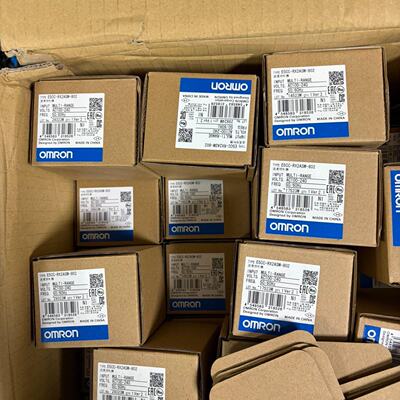 全新原装欧姆龙温控器E5CCRX2ASM802包装盒之议价