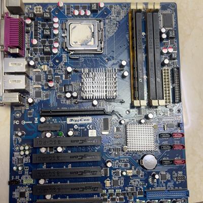 安勤工控机主板，CPU E8400，内存2个G，成色非常新，议价