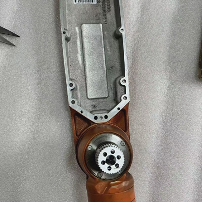 寻X库卡机器人KR10R1420机器人手腕