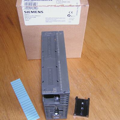 New with damage  Siemens 6ES73325HD010AB0 E06 Simatic SM332