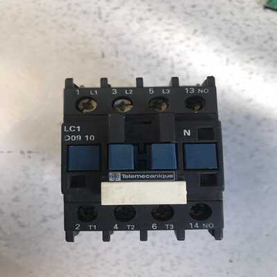 正品原装施耐德交流接触器LC1D0910F5NAC220--议价商品