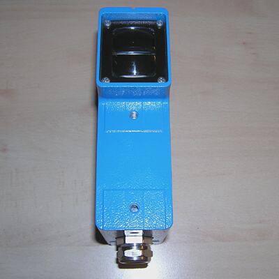 SICK 1002982 WL25322 Photoelectric proximity sensor as new c