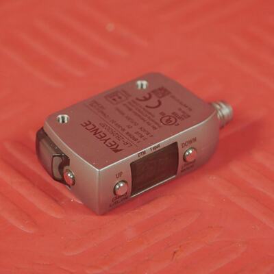 KEYENCE LRZB250C3P Lasersensor TOP