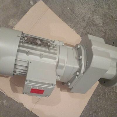 Siemens gearmotor 0.37 kW i  5.18 n2  264 tr2KG36311VD134AB1