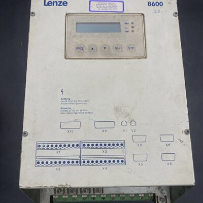 LENZE 8600 33.8604E.V009 400460 V Frequenz Wechselrichter