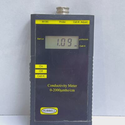 HUBBELL Conductivity Meter 02000umho  CM Ohne Sonde