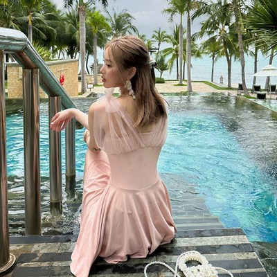 泳衣女款连体裙式显瘦遮肚保守女孩高级感2024新款冬天泡温泉泳装