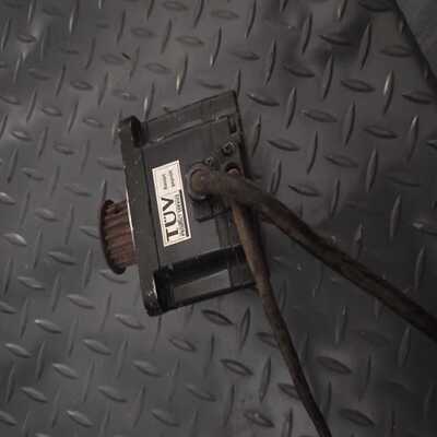 伺服电机SGMP-04V3YG11质量保证现货实物拍