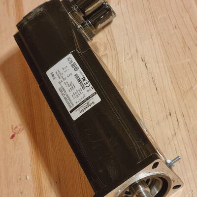 Schneider Servo Motor Brake SH30703P12F2000   6000rpm  3.1Nm