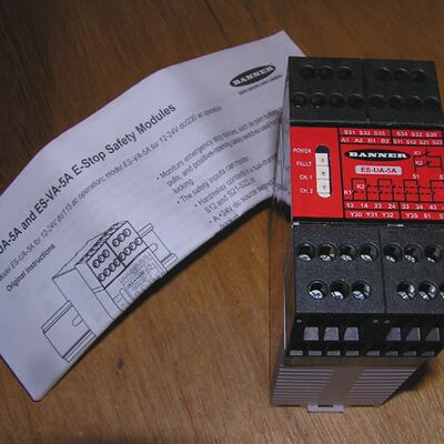 Unused  BANNER ESUA5A 66091 Safety Relay Module for EStop wo
