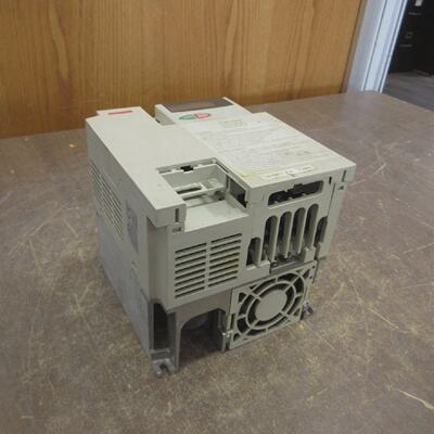 三菱E500交流驱动器FRE5401.5KNA2HP3Ph带键盘二手