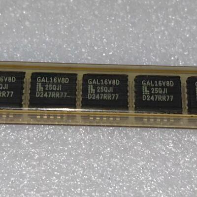 议价GAL16V8D-25QJI  芯片   1