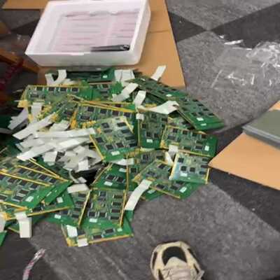 询价~EW32F10BCW显示屏，带触摸功能，适合多种设备使用