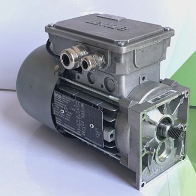 LENZE EN60034 G50AB045MHAR2C motore a ingranaggi 055 kW