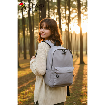 男女百搭轻便双肩电脑书包