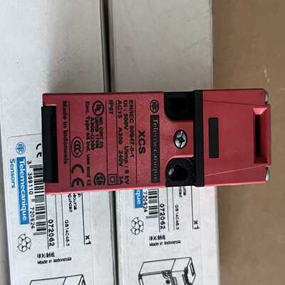 询价~施耐德安全限位开关XCSPA592，库存货未使用过，包装破旧