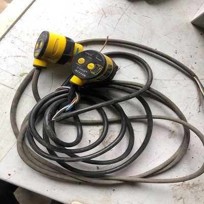 【星慕电子】邦纳超声波传感器两个t30uifa和t30uxua各一个图为